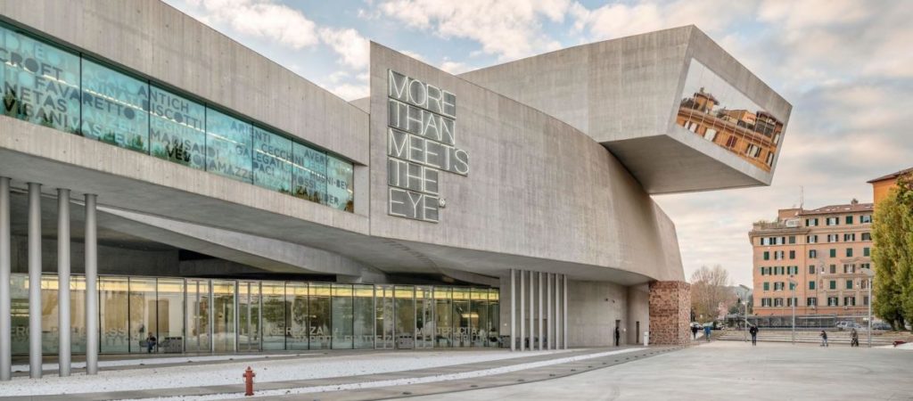 7Arts - Η ΓΥΝΑΙΚΑ ΣΥΜΒΟΛΟ ΤΗΣ ΣΥΓΧΡΟΝΗΣ ΑΡΧΙΤΕΚΤΟΝΙΚΗΣ